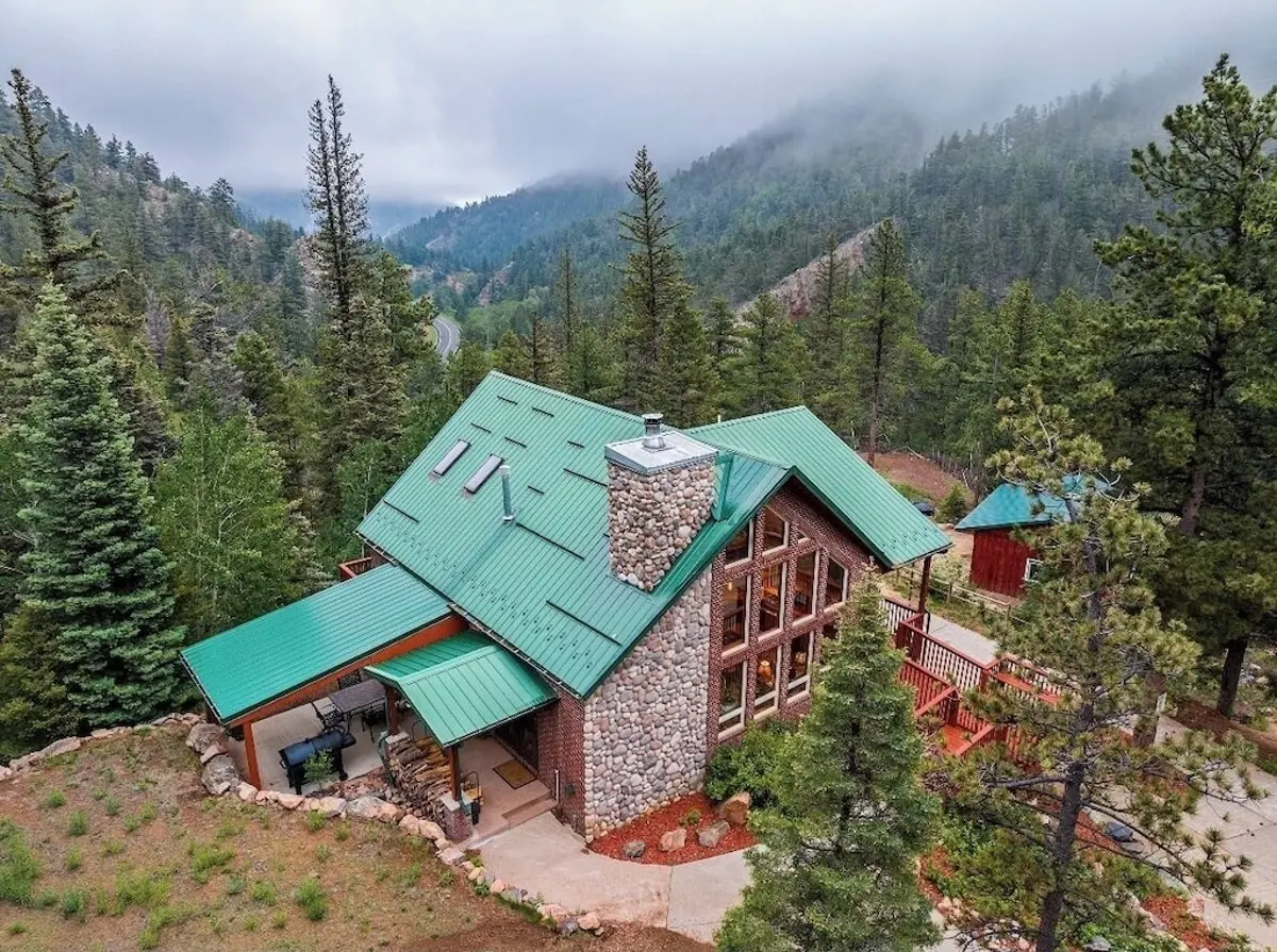 Spectacular Mountain Home for Sale Near Westcliffe, CO
