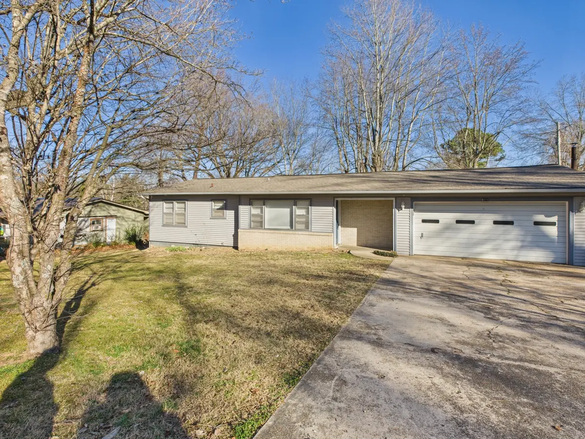 3 Bedroom Harrison Neighborhood Home with Fenced Yard For Sale